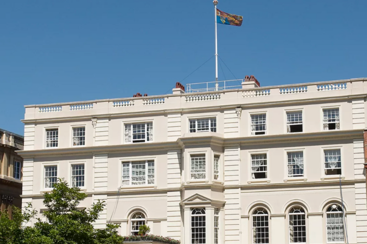 Todo sobre Clarence House: quién vive allí - Indomio News