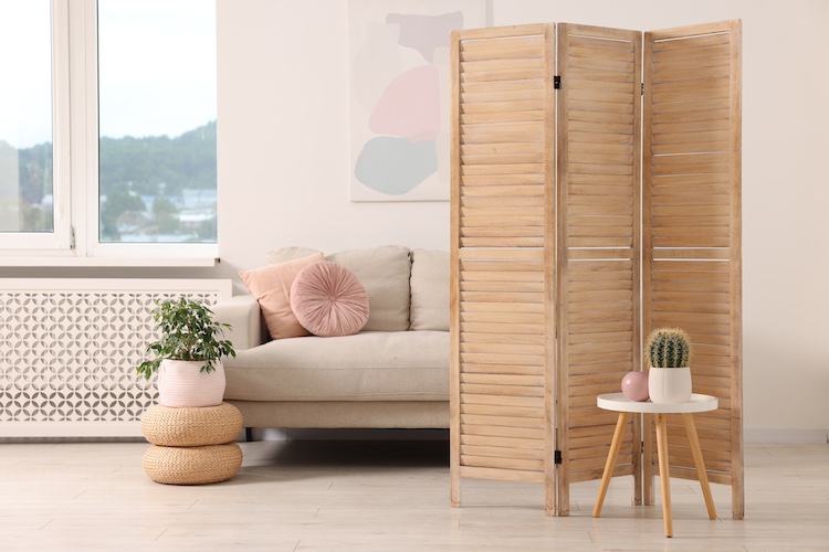 Cómo construir un biombo DIY - Indomio News